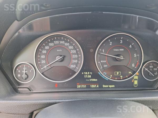 White BMW 318 2013 in Liepaja, with an engine capacity of 2.00 L and mileage of 282 thousand km for 10000 €, photo 9 on AUTOMOTO.COM.LV