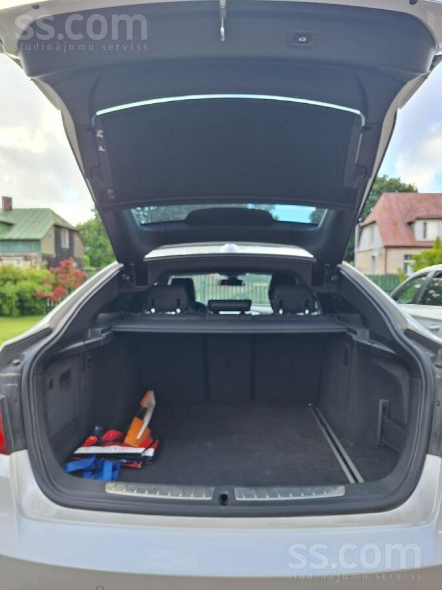 White BMW 318 2013 in Liepaja, with an engine capacity of 2.00 L and mileage of 282 thousand km for 10000 €, photo 12 on AUTOMOTO.COM.LV