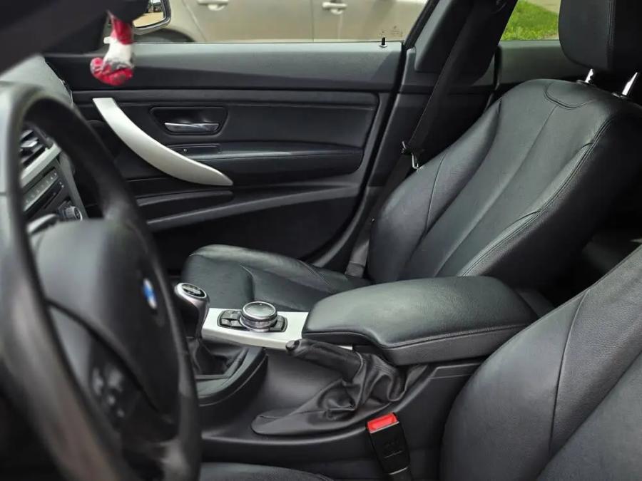 Balts BMW 318 2013 Grobiņa, ar dzinēja tilpumu 2.00 L un nobraukumu 355 tūkst. km par 8990 €, foto 13 vietnē AUTOMOTO.COM.LV