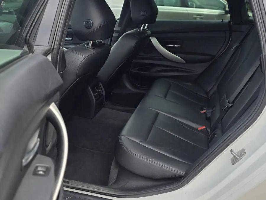 Balts BMW 318 2013 Grobiņa, ar dzinēja tilpumu 2.00 L un nobraukumu 355 tūkst. km par 8990 €, foto 14 vietnē AUTOMOTO.COM.LV