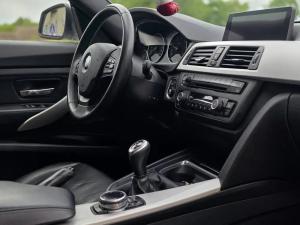 Balts BMW 318 2013 Grobiņa, ar dzinēja tilpumu 2.00 L un nobraukumu 355 tūkst. km par 8990 €, foto 17 vietnē AUTOMOTO.COM.LV