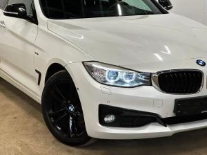 White BMW 318 2013 in Jurmala, with an engine capacity of 2.00 L and mileage of 295 thousand km for 12450 €, photo 6 on AUTOMOTO.COM.LV
