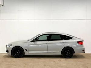 White BMW 318 2013 in Jurmala, with an engine capacity of 2.00 L and mileage of 295 thousand km for 12450 €, photo 10 on AUTOMOTO.COM.LV