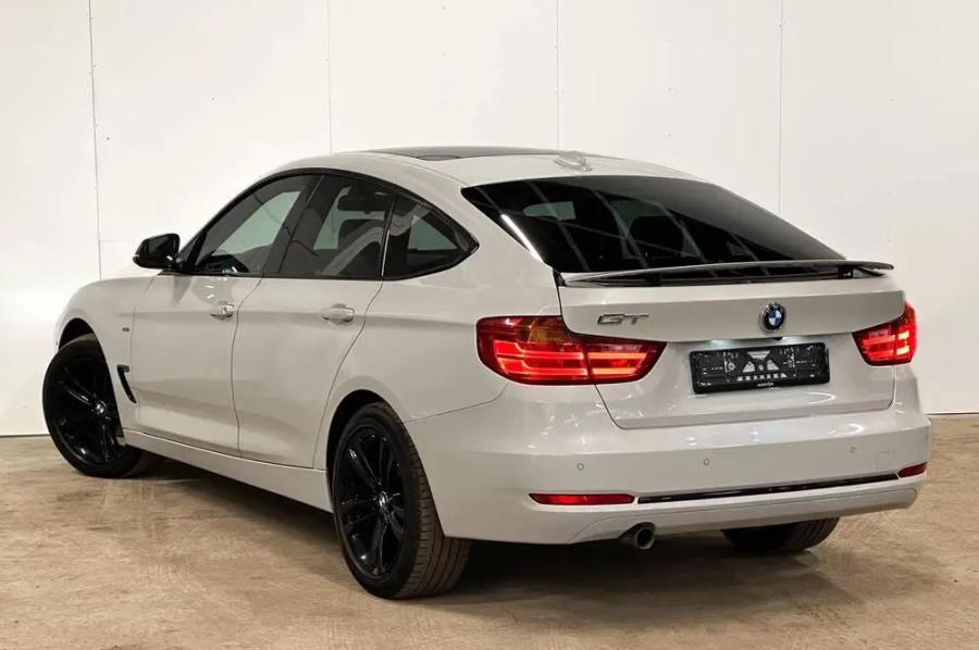 White BMW 318 2013 in Jurmala, with an engine capacity of 2.00 L and mileage of 295 thousand km for 12450 €, photo 13 on AUTOMOTO.COM.LV