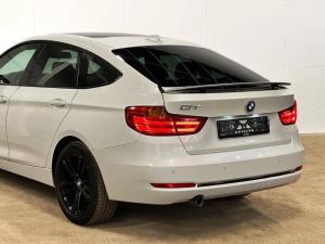 White BMW 318 2013 in Jurmala, with an engine capacity of 2.00 L and mileage of 295 thousand km for 12450 €, photo 14 on AUTOMOTO.COM.LV