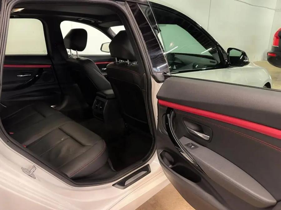 White BMW 318 2013 in Jurmala, with an engine capacity of 2.00 L and mileage of 295 thousand km for 12450 €, photo 32 on AUTOMOTO.COM.LV