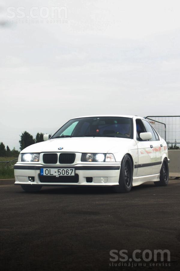 Balts BMW 318 1995 Liepāja, ar dzinēja tilpumu 3.00 L un nobraukumu 305 tūkst. km par 5000 €, foto 4 vietnē AUTOMOTO.COM.LV