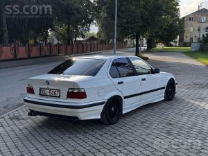 White BMW 318 1995 in Liepaja, with an engine capacity of 3.00 L and mileage of 305 thousand km for 6200 €, photo 3 on AUTOMOTO.COM.LV