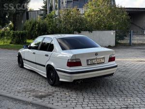 White BMW 318 1995 in Liepaja, with an engine capacity of 3.00 L and mileage of 305 thousand km for 6200 €, photo 4 on AUTOMOTO.COM.LV