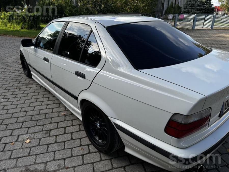 White BMW 318 1995 in Liepaja, with an engine capacity of 3.00 L and mileage of 305 thousand km for 6200 €, photo 6 on AUTOMOTO.COM.LV