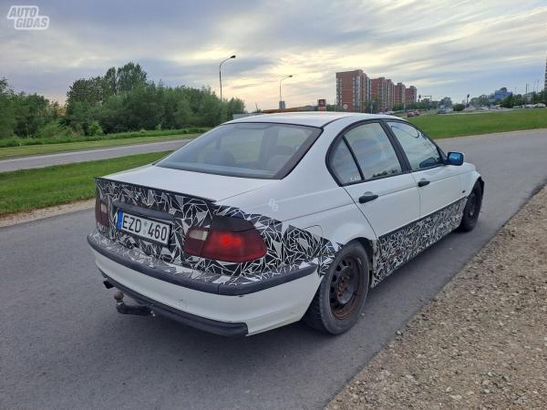 Белый БМВ 318 1999 в Клайпеда, объемом двигателя 1.90 л и пробегом 373 тыс. км за 500 €, фото 3 на AUTOMOTO.COM.LV
