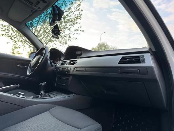 Balts BMW 318 2007 Rīga, ar dzinēja tilpumu 2.00 L un nobraukumu 367 tūkst. km par 4490 €, foto 10 vietnē AUTOMOTO.COM.LV