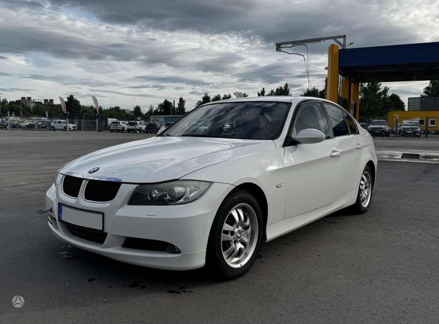 Balts BMW 318 2008 Panevēža, ar dzinēja tilpumu 2.00 L un nobraukumu 265 tūkst. km par 1350 €, foto 1 vietnē AUTOMOTO.COM.LV