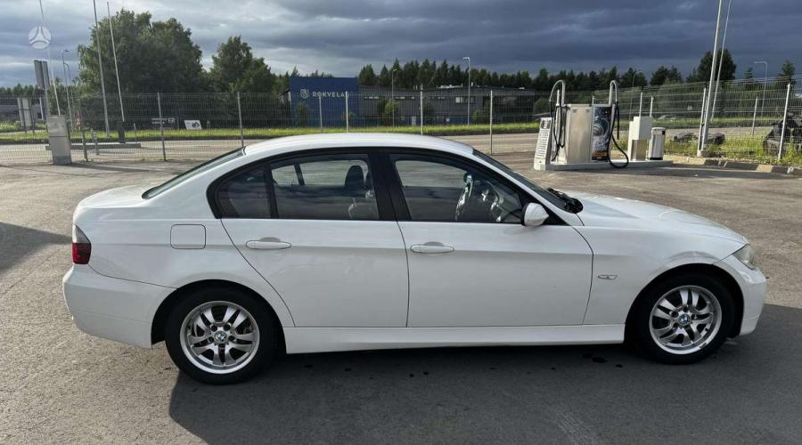 Balts BMW 318 2008 Panevēža, ar dzinēja tilpumu 2.00 L un nobraukumu 265 tūkst. km par 1350 €, foto 7 vietnē AUTOMOTO.COM.LV