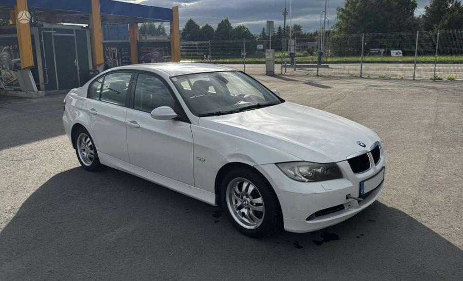 Balts BMW 318 2008 Panevēža, ar dzinēja tilpumu 2.00 L un nobraukumu 265 tūkst. km par 1350 €, foto 8 vietnē AUTOMOTO.COM.LV