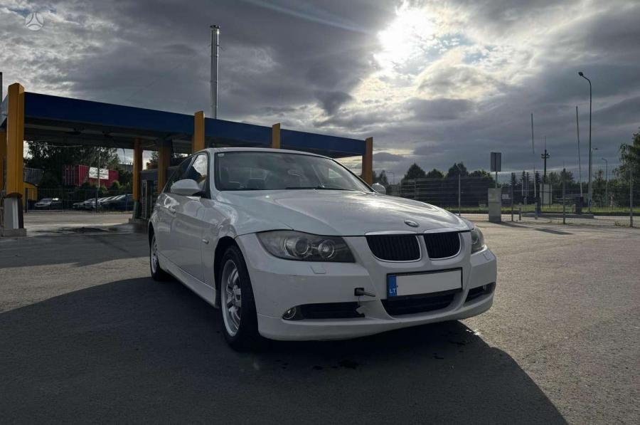 Balts BMW 318 2008 Panevēža, ar dzinēja tilpumu 2.00 L un nobraukumu 265 tūkst. km par 1350 €, foto 9 vietnē AUTOMOTO.COM.LV