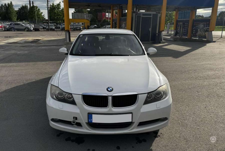 Balts BMW 318 2008 Panevēža, ar dzinēja tilpumu 2.00 L un nobraukumu 265 tūkst. km par 1350 €, foto 10 vietnē AUTOMOTO.COM.LV