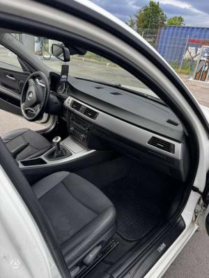 Balts BMW 318 2008 Panevēža, ar dzinēja tilpumu 2.00 L un nobraukumu 265 tūkst. km par 1350 €, foto 12 vietnē AUTOMOTO.COM.LV
