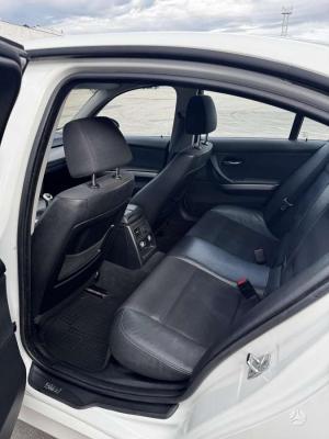 Balts BMW 318 2008 Panevēža, ar dzinēja tilpumu 2.00 L un nobraukumu 265 tūkst. km par 1350 €, foto 13 vietnē AUTOMOTO.COM.LV