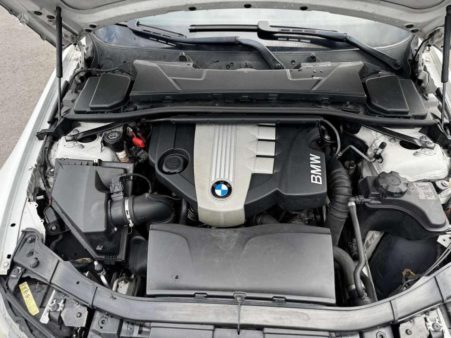 Balts BMW 318 2008 Panevēža, ar dzinēja tilpumu 2.00 L un nobraukumu 265 tūkst. km par 1350 €, foto 15 vietnē AUTOMOTO.COM.LV