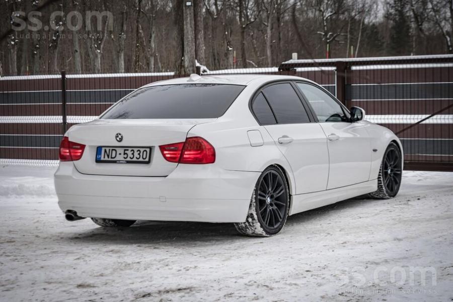 White BMW 318 2009 in Riga, with an engine capacity of 2.00 L and mileage of 0 thousand km for 6850 €, photo 4 on AUTOMOTO.COM.LV