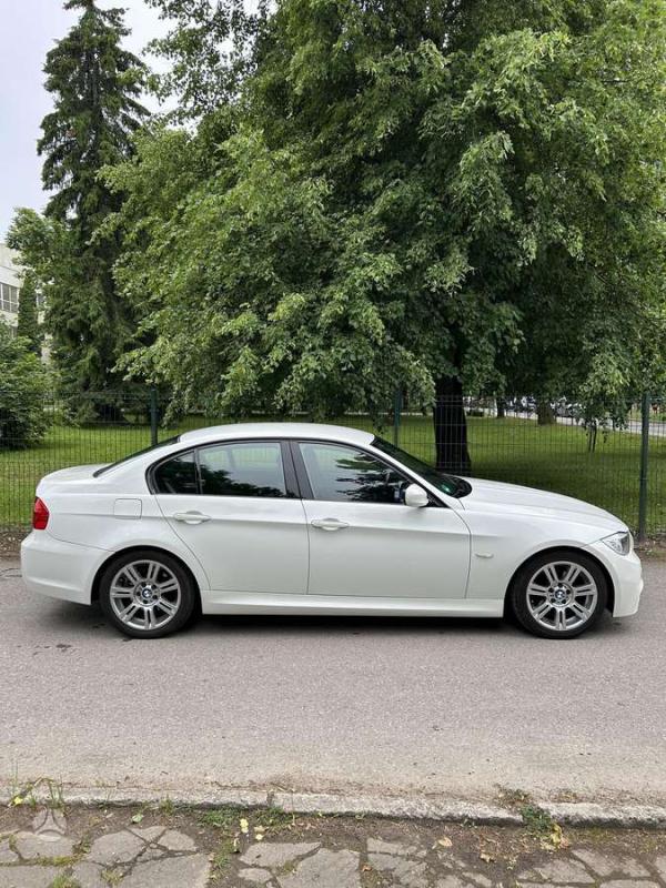 White BMW 318 2009 in Kaunas, with an engine capacity of 2.00 L and mileage of 300 thousand km for 4690 €, photo 6 on AUTOMOTO.COM.LV