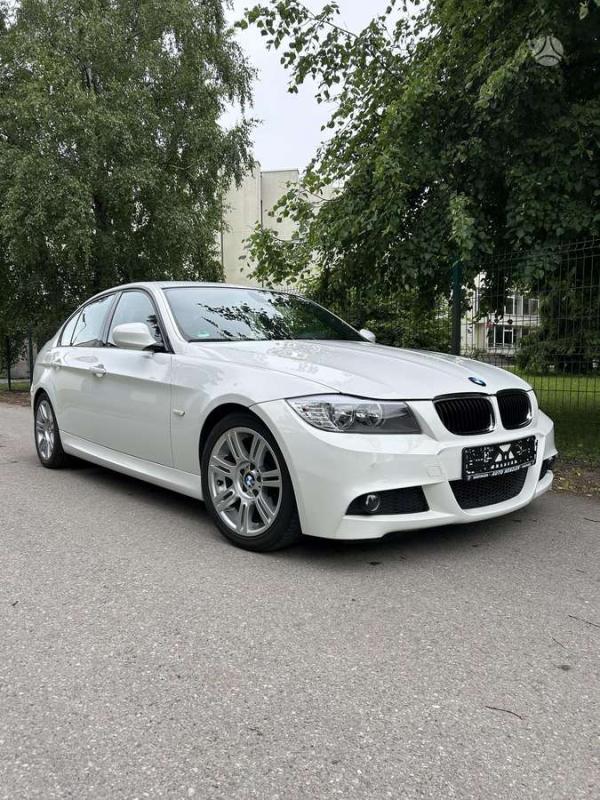 White BMW 318 2009 in Kaunas, with an engine capacity of 2.00 L and mileage of 300 thousand km for 4690 €, photo 7 on AUTOMOTO.COM.LV