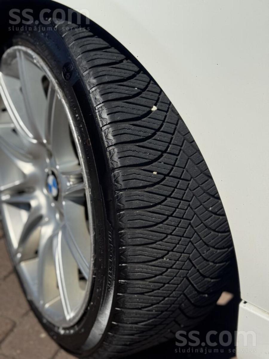 White BMW 318 2009 in Riga, with an engine capacity of 2.00 L and mileage of 332 thousand km for 4999 €, photo 3 on AUTOMOTO.COM.LV