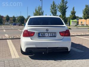 White BMW 318 2009 in Riga, with an engine capacity of 2.00 L and mileage of 332 thousand km for 4999 €, photo 7 on AUTOMOTO.COM.LV
