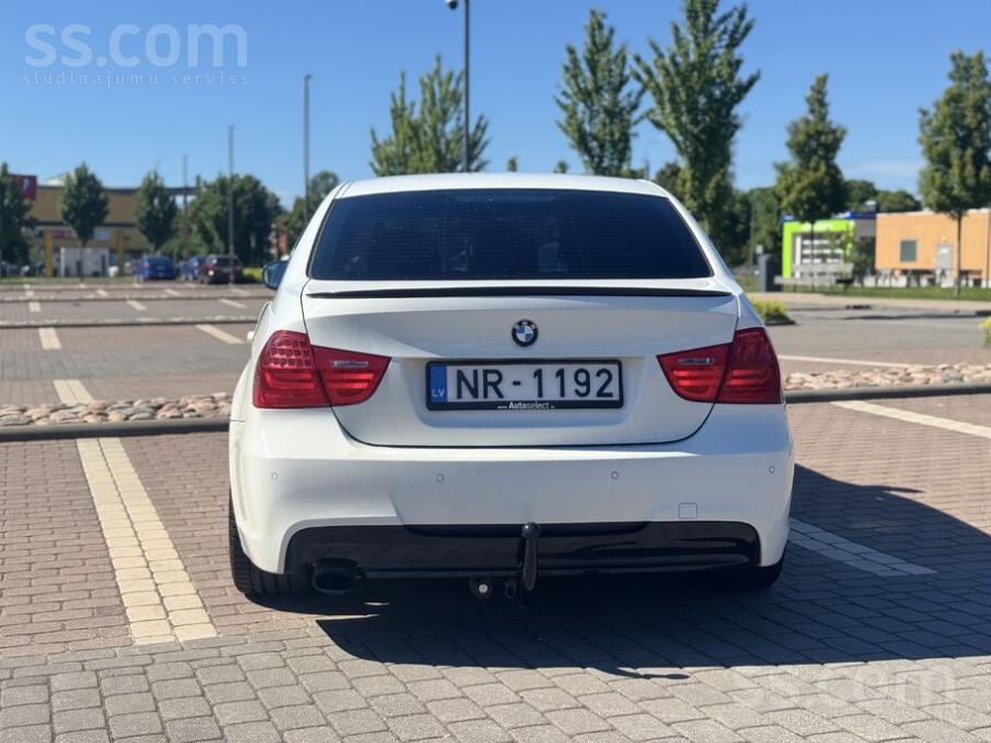 White BMW 318 2009 in Riga, with an engine capacity of 2.00 L and mileage of 332 thousand km for 4999 €, photo 7 on AUTOMOTO.COM.LV