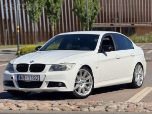White BMW 318 2009 in Riga, with an engine capacity of 2.00 L and mileage of 332 thousand km for 4999 €, photo 10 on AUTOMOTO.COM.LV