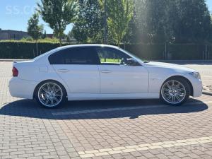 White BMW 318 2009 in Riga, with an engine capacity of 2.00 L and mileage of 332 thousand km for 3999 €, photo 7 on AUTOMOTO.COM.LV