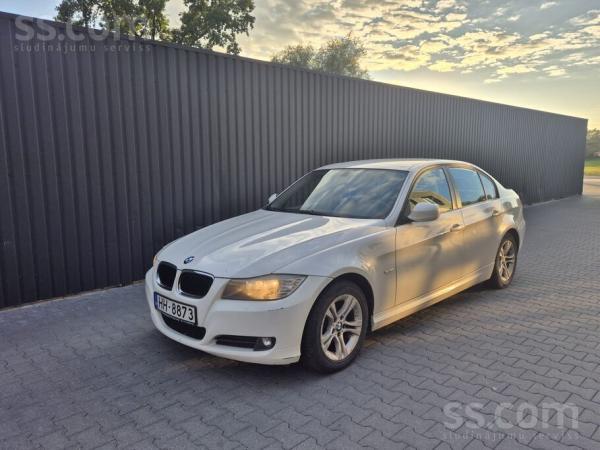 White BMW 318 2009 in Jelgava, with an engine capacity of 2.00 L and mileage of 220 thousand km for 4800 €, photo 1 on AUTOMOTO.COM.LV