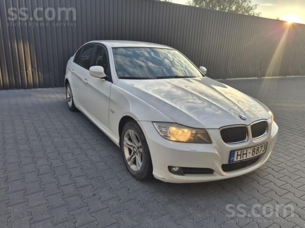 White BMW 318 2009 in Jelgava, with an engine capacity of 2.00 L and mileage of 220 thousand km for 4800 €, photo 4 on AUTOMOTO.COM.LV