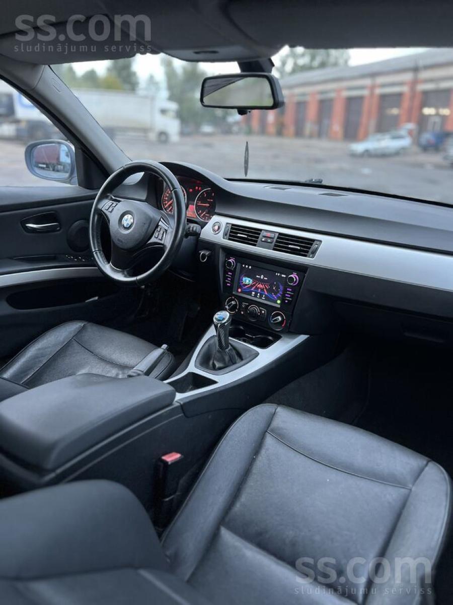 White BMW 318 2009 in Riga, with an engine capacity of 2.00 L and mileage of 0 thousand km for 4450 €, photo 12 on AUTOMOTO.COM.LV