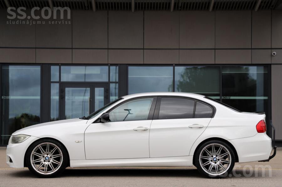 White BMW 318 2009 in Tukums, with an engine capacity of 2.00 L and mileage of 320 thousand km for 4990 €, photo 3 on AUTOMOTO.COM.LV