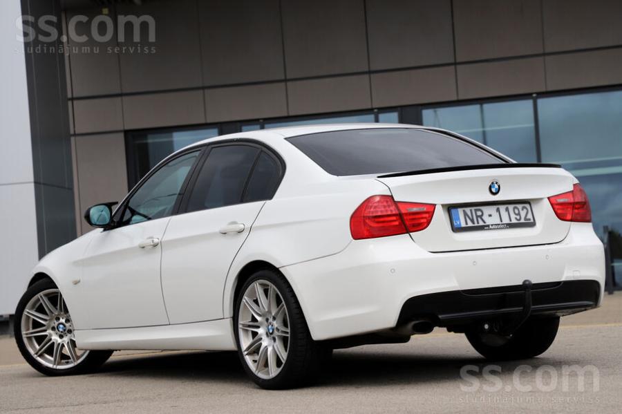 White BMW 318 2009 in Tukums, with an engine capacity of 2.00 L and mileage of 320 thousand km for 4990 €, photo 4 on AUTOMOTO.COM.LV