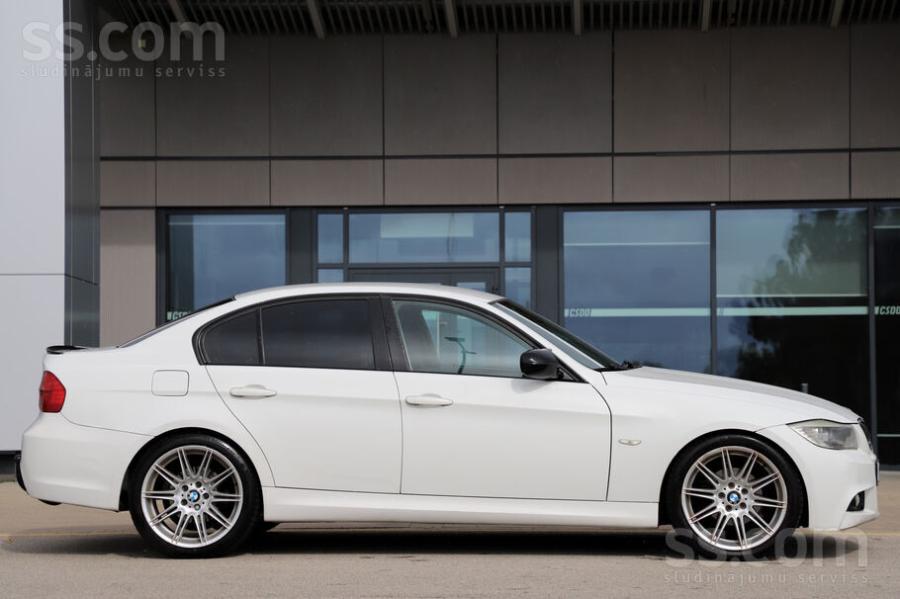 White BMW 318 2009 in Tukums, with an engine capacity of 2.00 L and mileage of 320 thousand km for 4990 €, photo 6 on AUTOMOTO.COM.LV