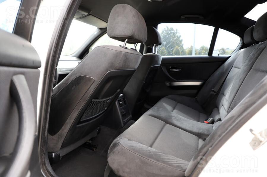 White BMW 318 2009 in Tukums, with an engine capacity of 2.00 L and mileage of 320 thousand km for 4990 €, photo 10 on AUTOMOTO.COM.LV
