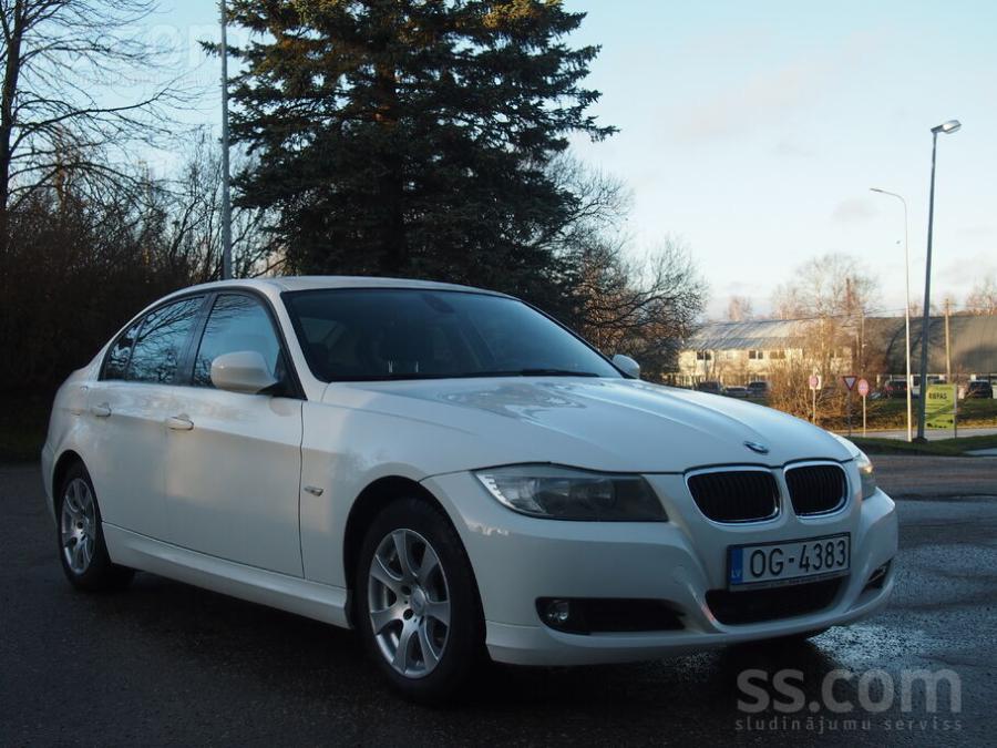 White BMW 318 2010 in Tukums, with an engine capacity of 2.00 L and mileage of 226 thousand km for 5599 €, photo 2 on AUTOMOTO.COM.LV