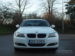 White BMW 318 2010 in Tukums, with an engine capacity of 2.00 L and mileage of 226 thousand km for 5599 €, photo 3 on AUTOMOTO.COM.LV