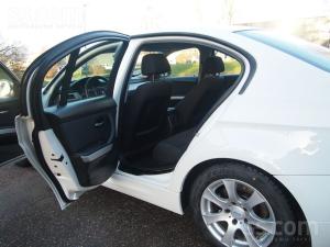 White BMW 318 2010 in Tukums, with an engine capacity of 2.00 L and mileage of 226 thousand km for 5599 €, photo 7 on AUTOMOTO.COM.LV