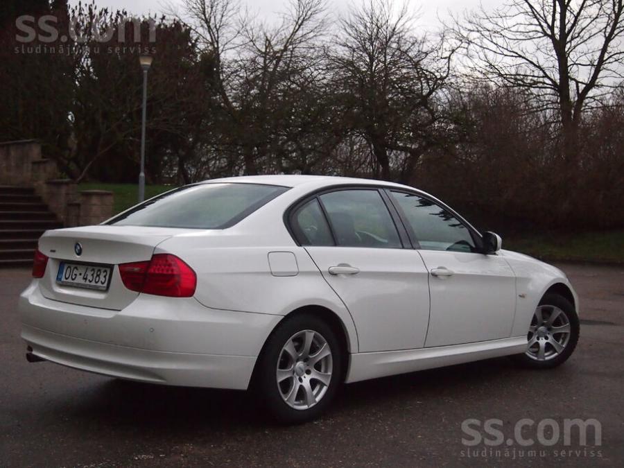 White BMW 318 2010 in Tukums, with an engine capacity of 2.00 L and mileage of 226 thousand km for 5599 €, photo 11 on AUTOMOTO.COM.LV