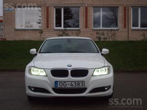 White BMW 318 2010 in Tukums, with an engine capacity of 2.00 L and mileage of 226 thousand km for 5599 €, photo 13 on AUTOMOTO.COM.LV