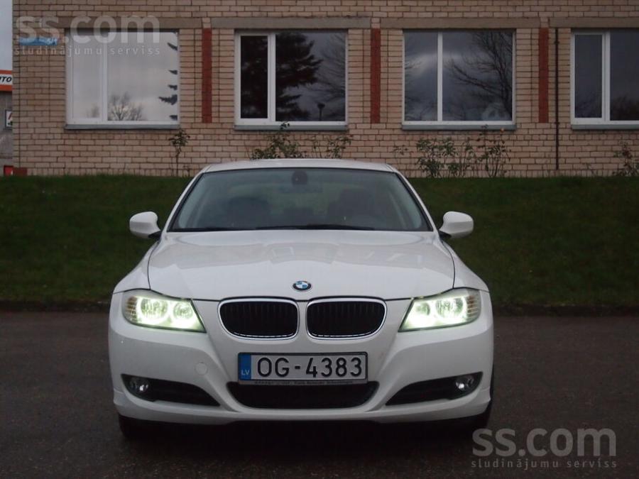 White BMW 318 2010 in Tukums, with an engine capacity of 2.00 L and mileage of 226 thousand km for 5599 €, photo 13 on AUTOMOTO.COM.LV