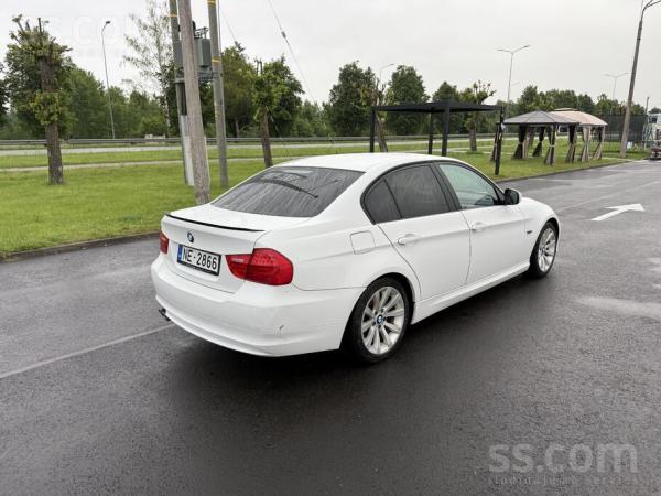 White BMW 318 2010 in Ogre, with an engine capacity of 2.00 L and mileage of 0 thousand km for 4800 €, photo 3 on AUTOMOTO.COM.LV