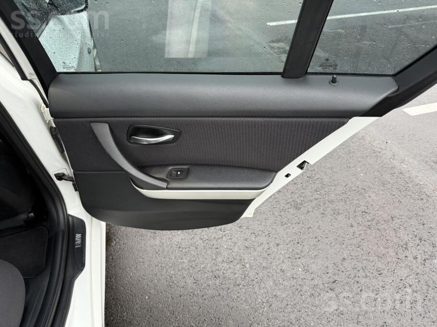 Balts BMW 318 2010 Ogre, ar dzinēja tilpumu 2.00 L un nobraukumu 0 tūkst. km par 4800 €, foto 11 vietnē AUTOMOTO.COM.LV