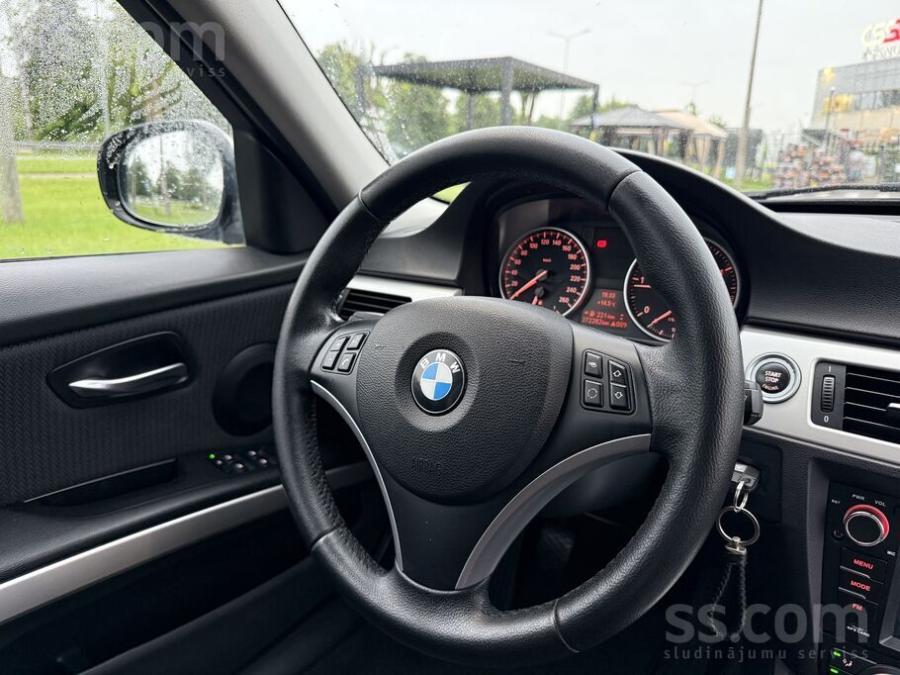 Balts BMW 318 2010 Ogre, ar dzinēja tilpumu 2.00 L un nobraukumu 0 tūkst. km par 4800 €, foto 16 vietnē AUTOMOTO.COM.LV