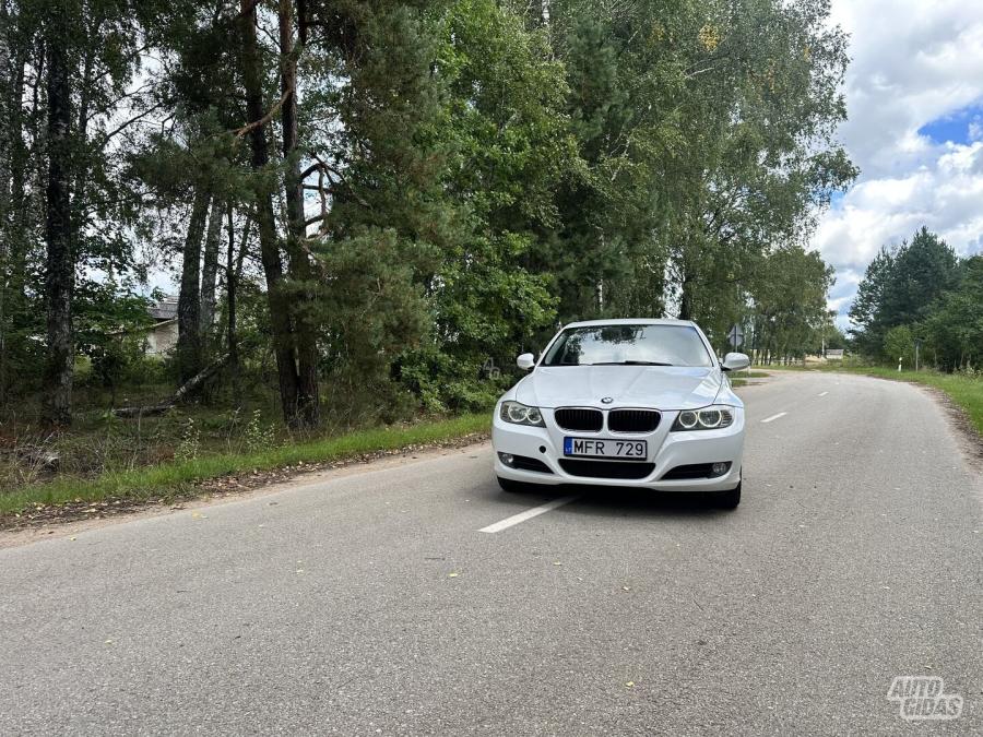 White BMW 318 2010 in Varena, with an engine capacity of 2.00 L and mileage of 300 thousand km for 3200 €, photo 3 on AUTOMOTO.COM.LV