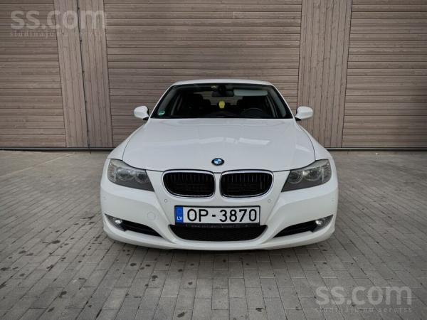 Balts BMW 318 2011 Jelgava, ar dzinēja tilpumu 2.00 L un nobraukumu 376 tūkst. km par 4680 €, foto 3 vietnē AUTOMOTO.COM.LV